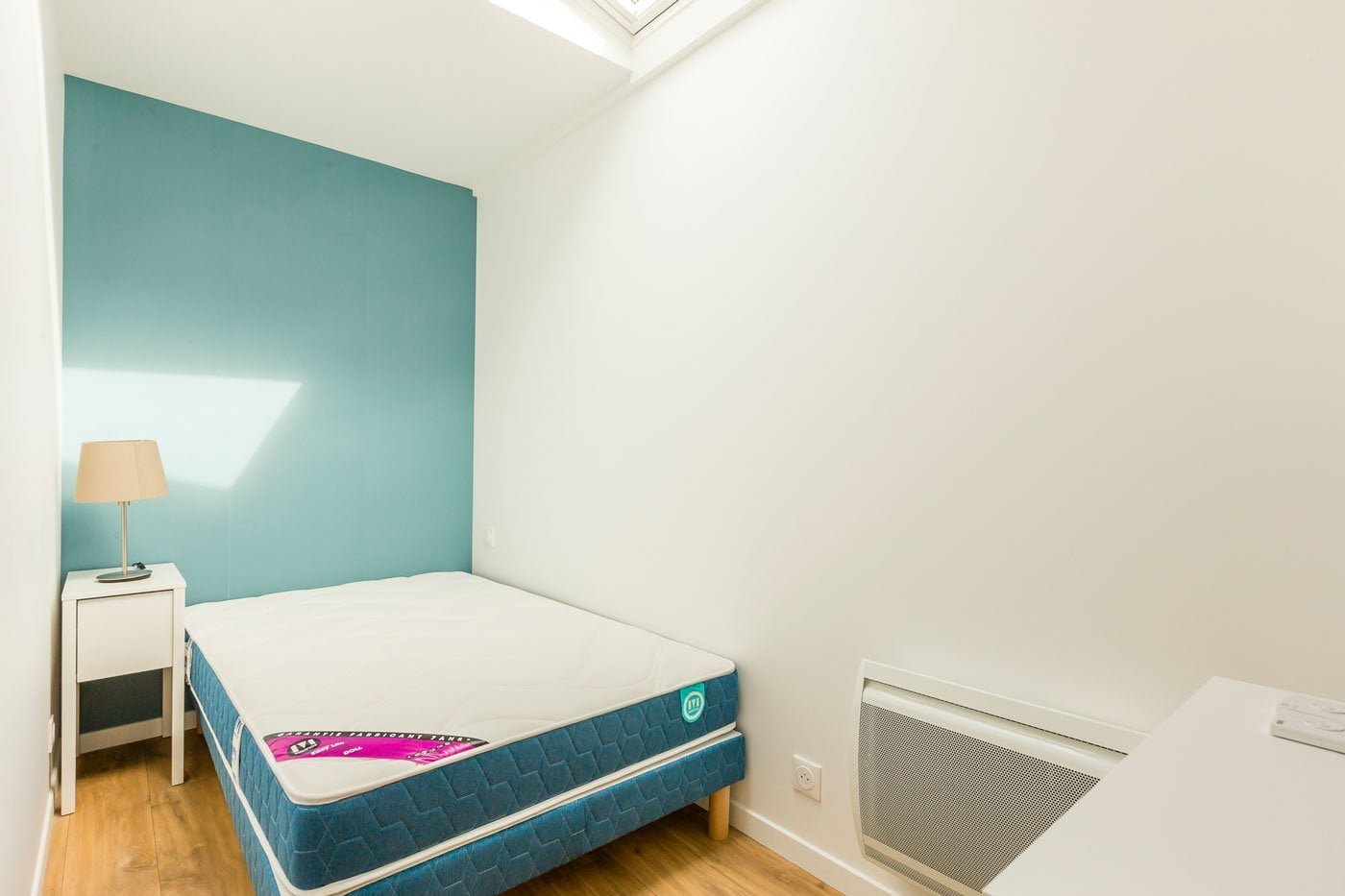 Fully furnished and equipped room of 10 m² with private bathroom ...
