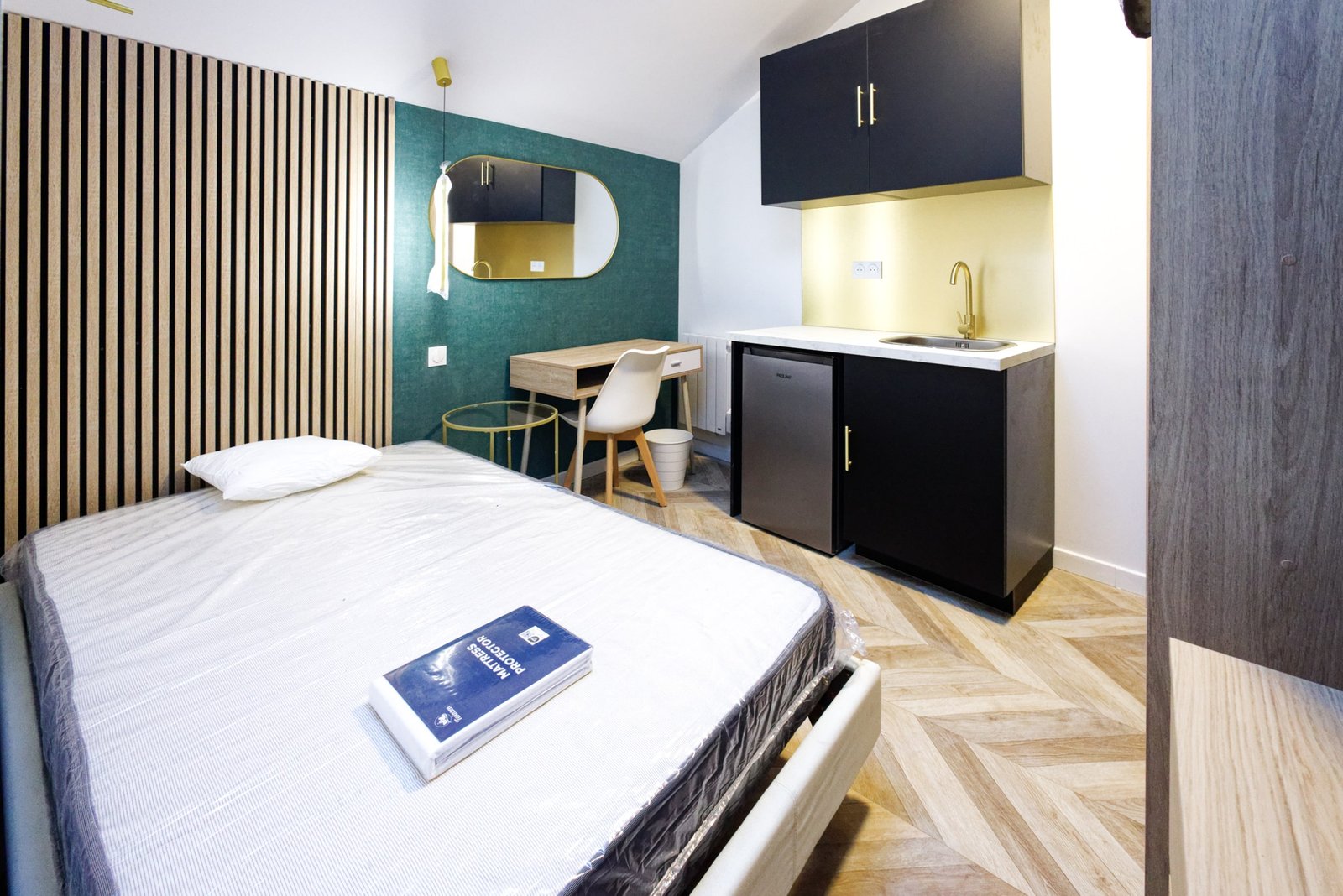 Chambre de 13m2 dans une maison meublée et équipée en co-living à La ...